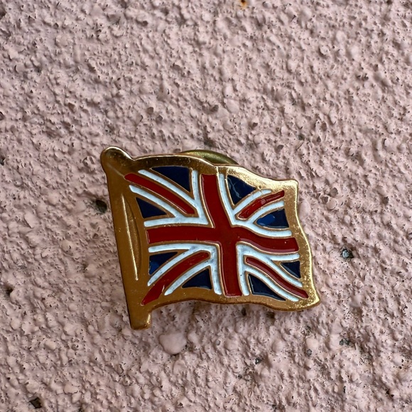 Union Jack | Accessories | Vintage 9s Small Union Jack Flag Pin ...